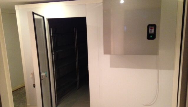 Safety checks to keep staff safe in cold rooms | MTCSS